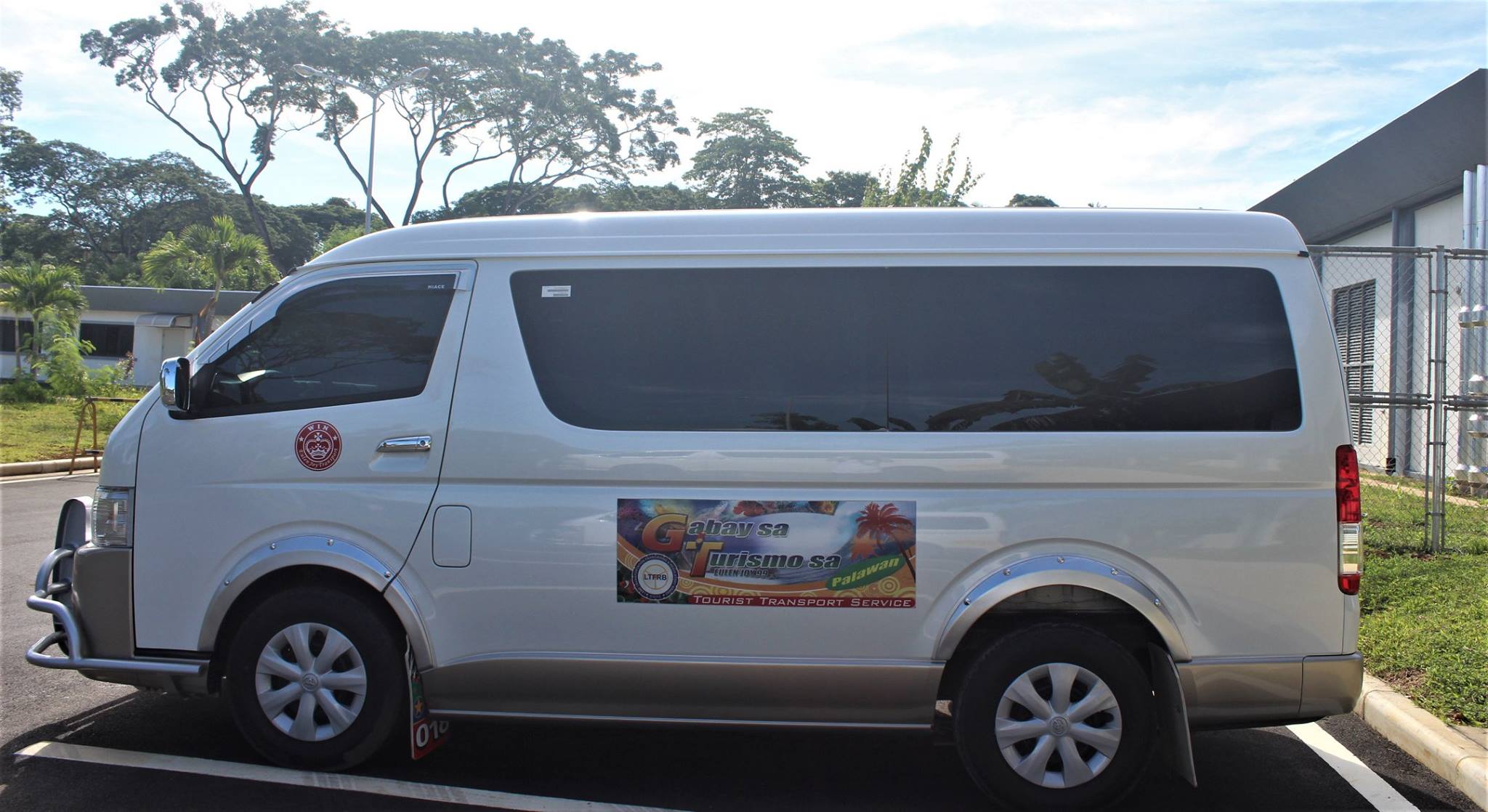 Van Transfer from El Nido to Puerto Princesa - Eulen Joy Express - Tikigo
